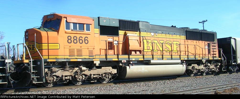 BNSF 8866